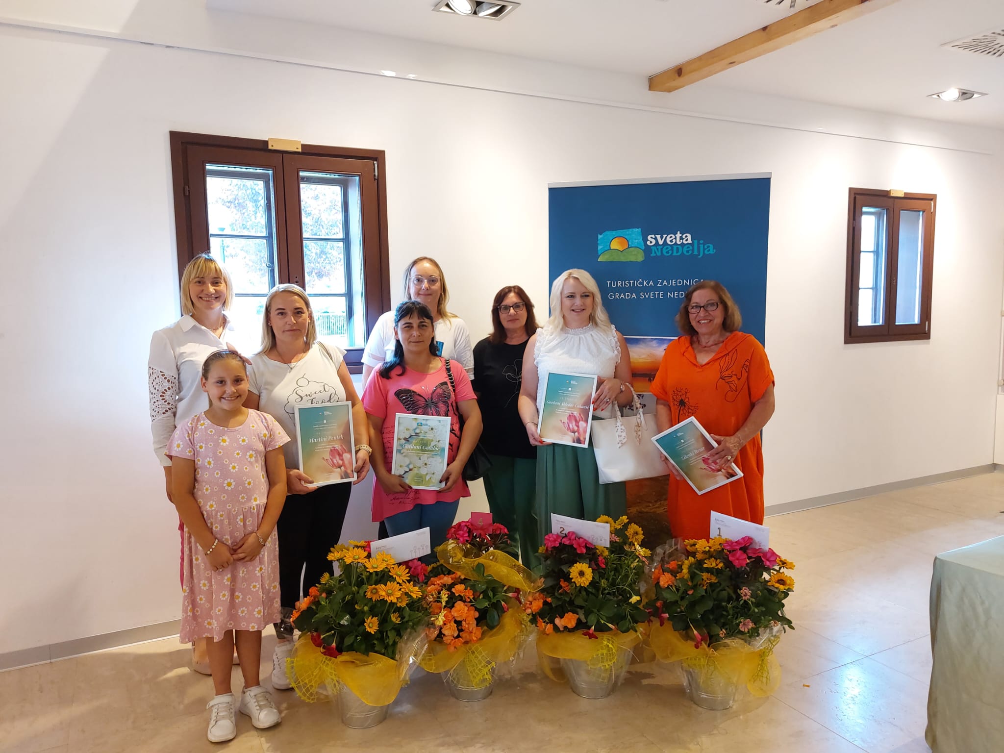 Nagrada za najljepšu okućnicu pripala Zdenki Resar iz Orešja ...