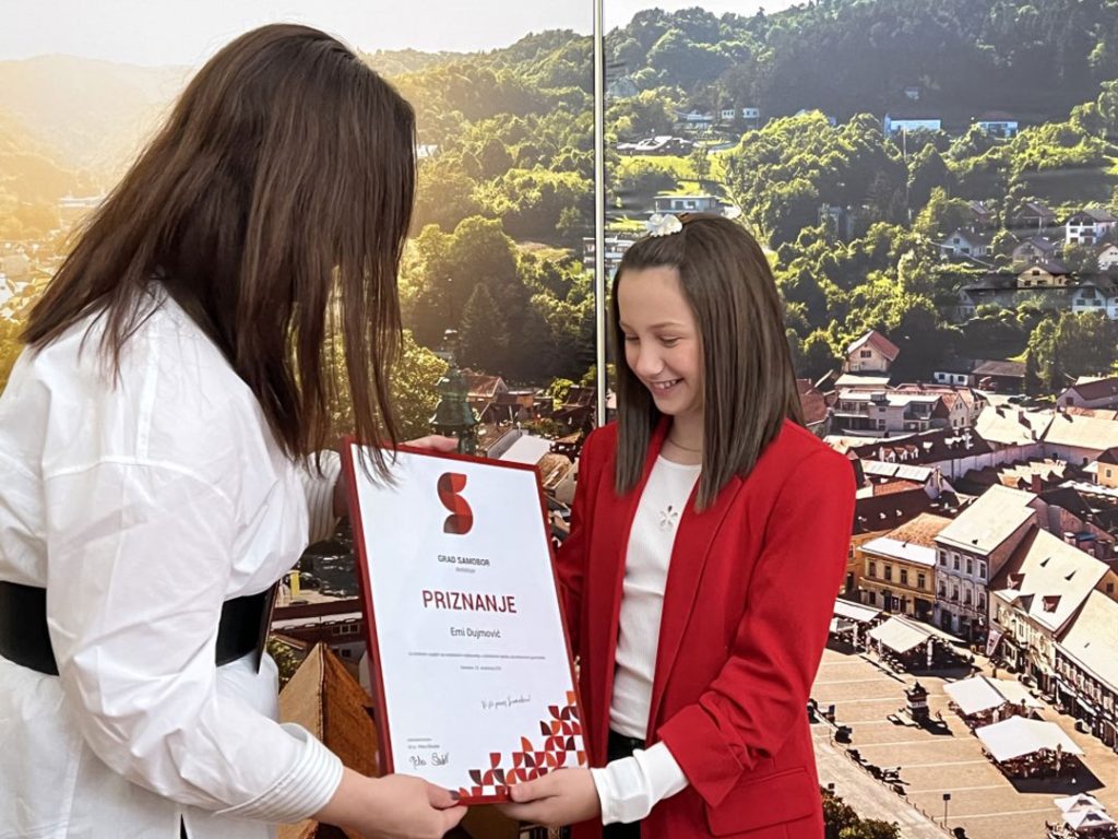 Ema Dujmović svojom slikom Mulan slavila u međunarodnoj konkurenciji ...