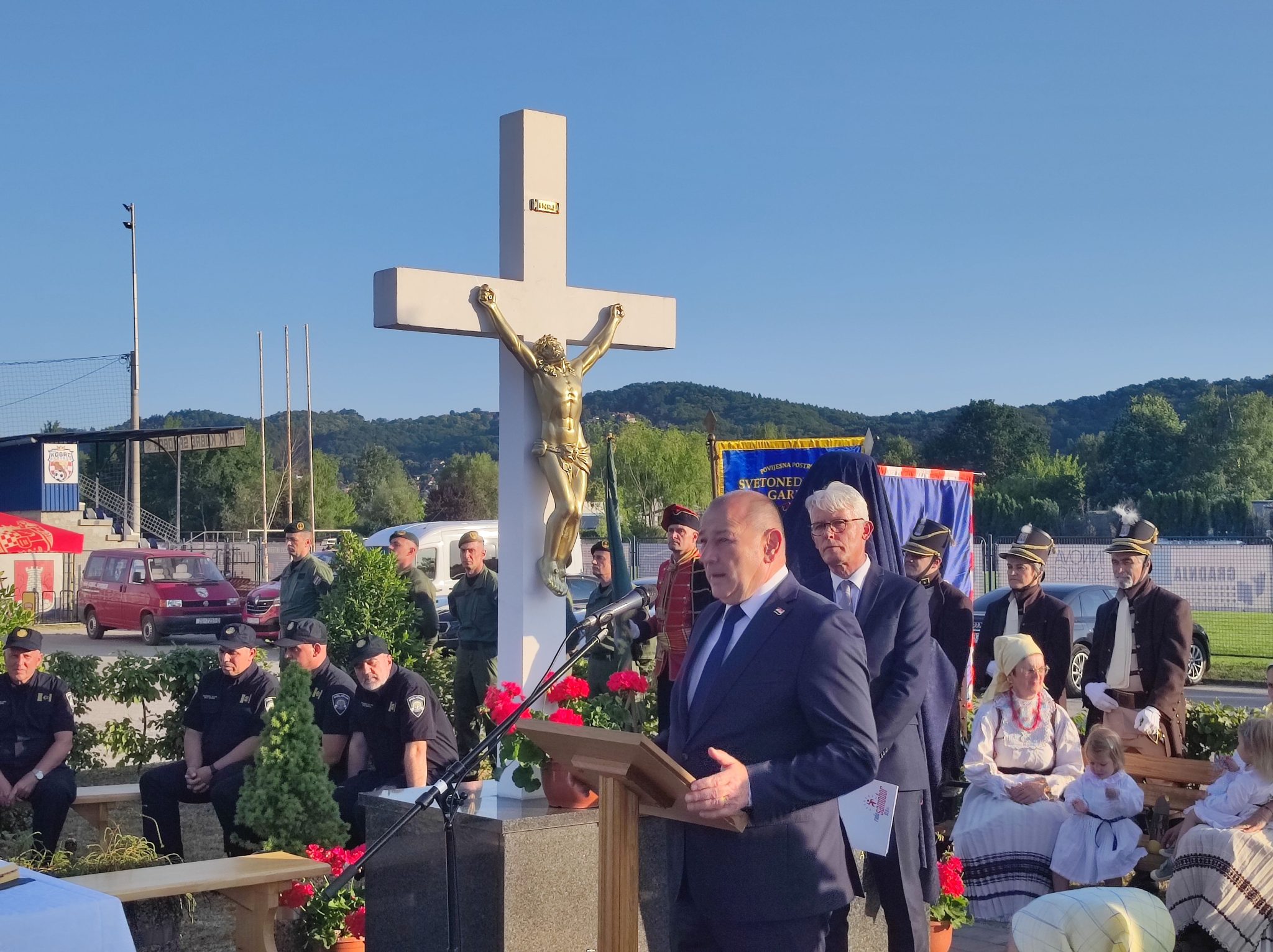 Svečan dan za Samoborce – otkrivena spomen bista Branka Bošnjaka ...