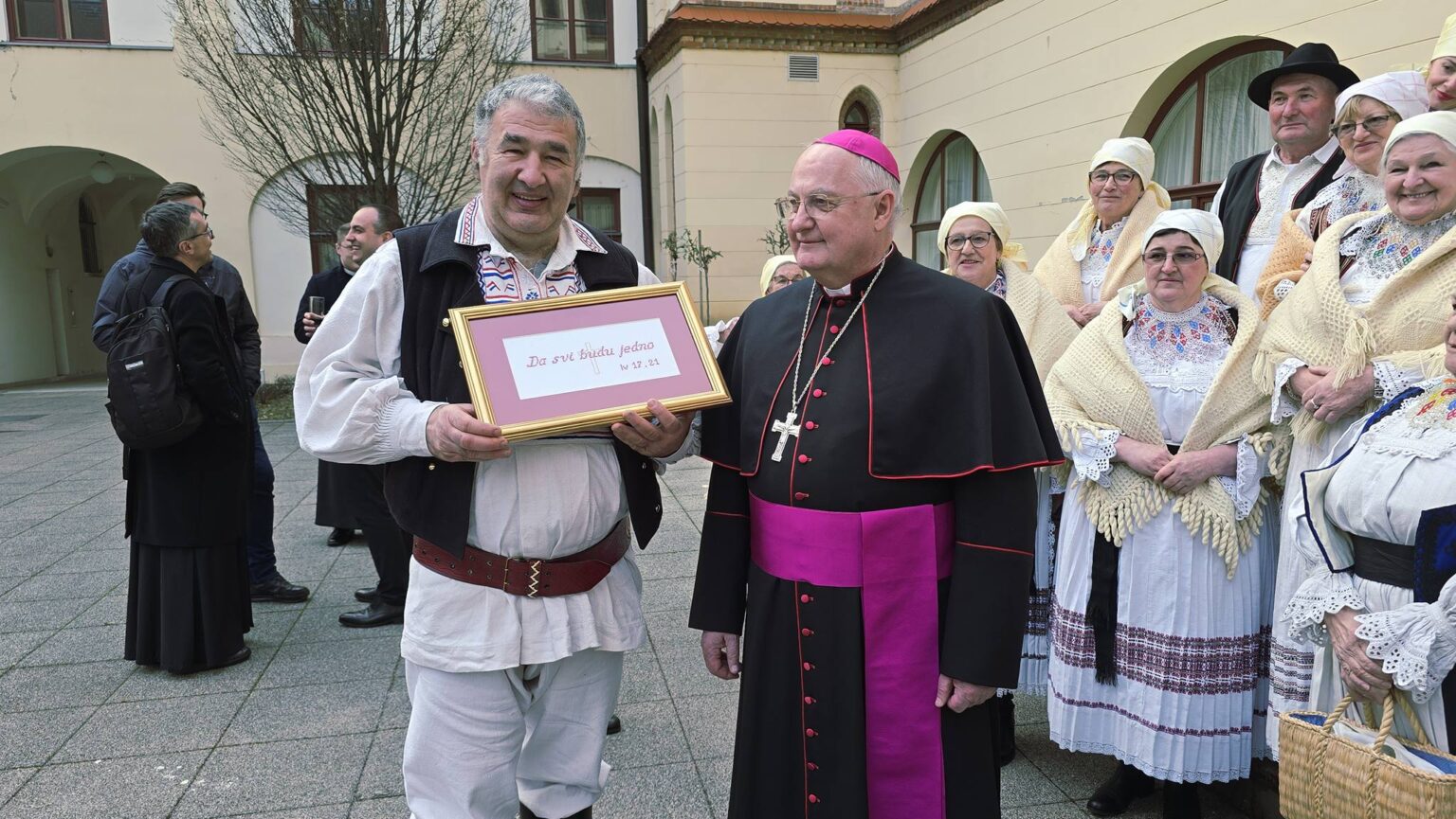 Zaređeni novi biskupi – Vlado Razum i Marko Kovač – radiosamobor.hr